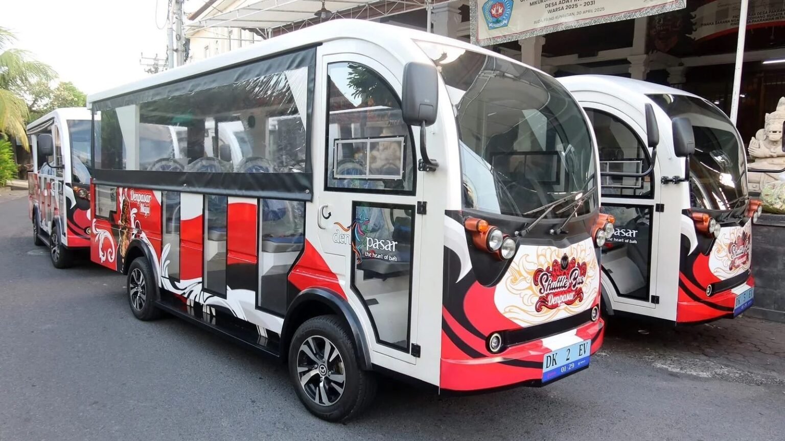 Six New Electric Buses Deployed in Sanur as Denpasar Strengthens Low ...